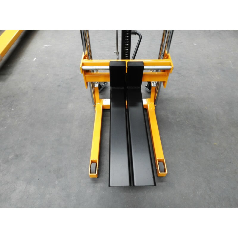 Manual Platform Stacker 400kg 1500mm Lift Height | Material Handling ...